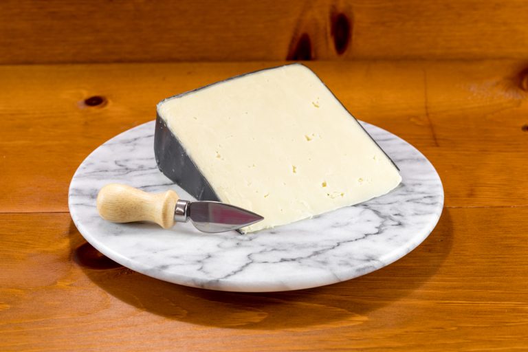 White Extra Sharp Pinconning – Wilson's Cheese Shoppe